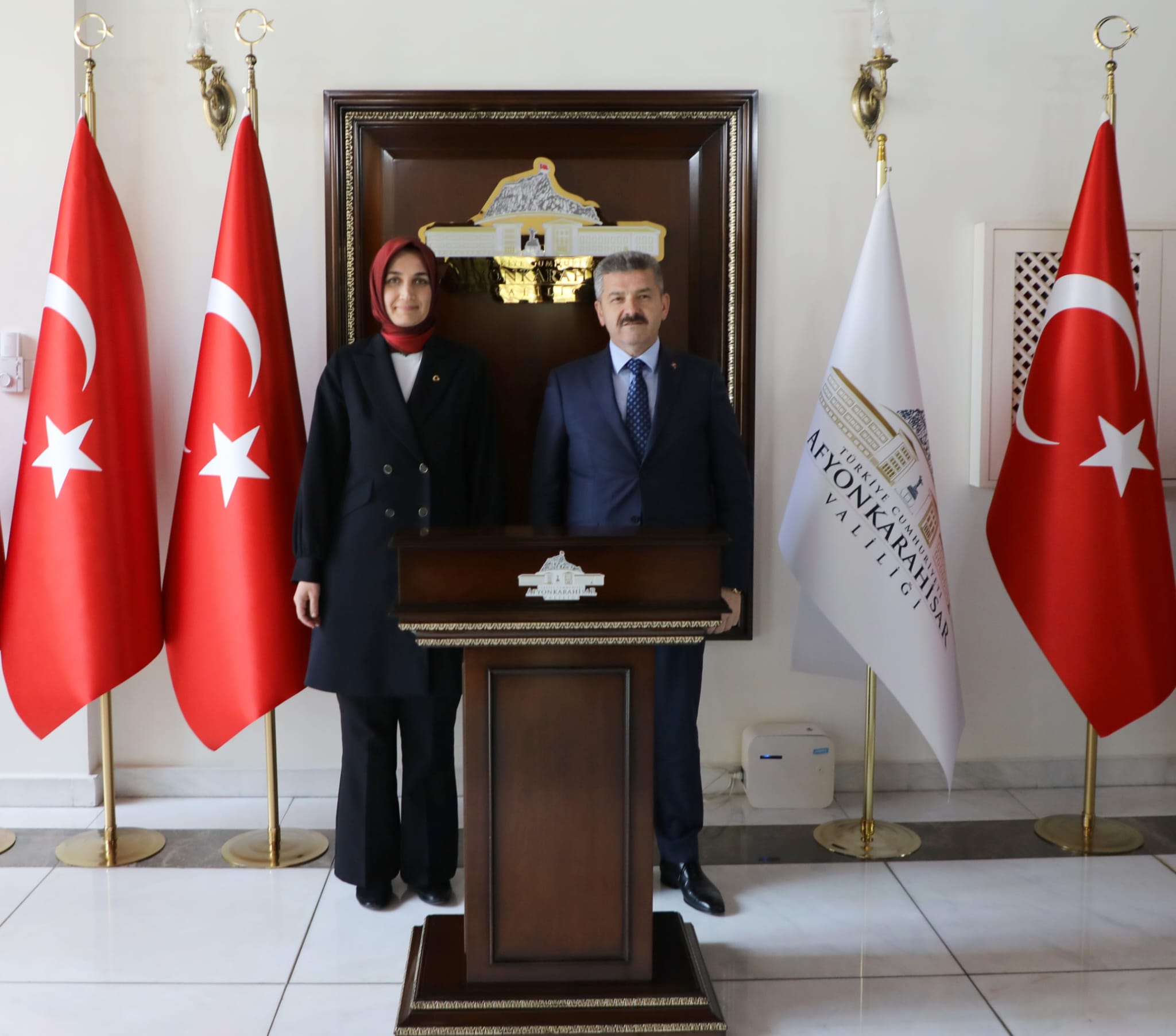 Vali Dr. Turan Ergün, Afyonkarahisar Valisi Doç. Dr. Kübra Güran ... Vali Dr. Turan Ergün, Afyonkarahisar Valisi Doç. Dr. Kübra Güran ...