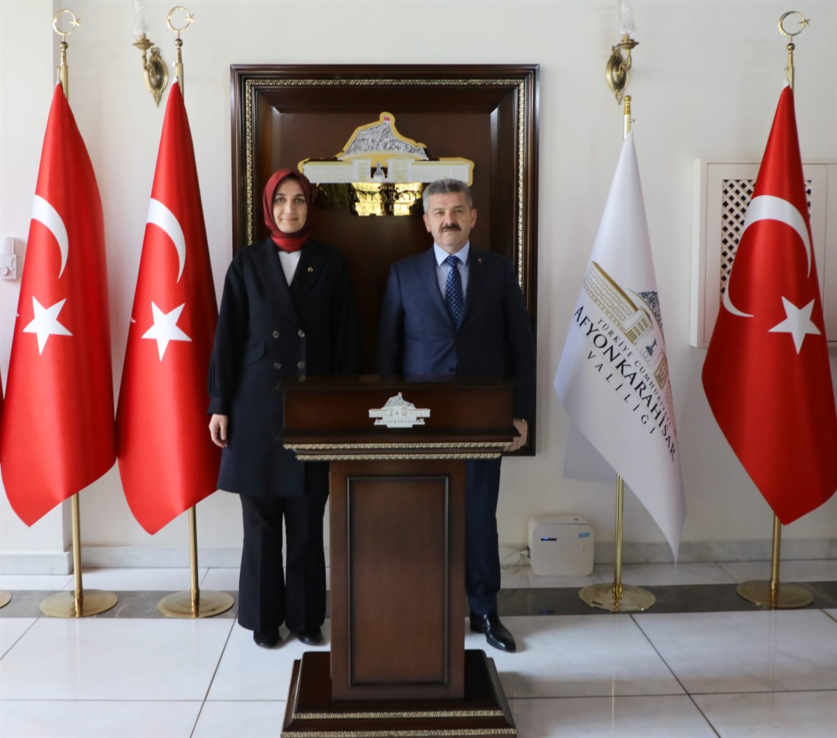 Vali Dr. Turan Ergün, Afyonkarahisar Valisi Doç. Dr. Kübra Güran ...